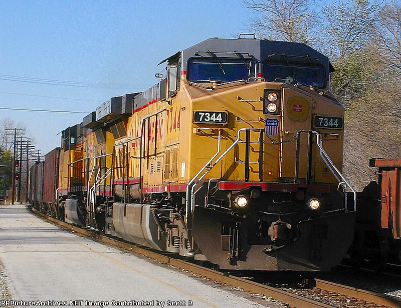 UP 7344 U839 12:45 pm